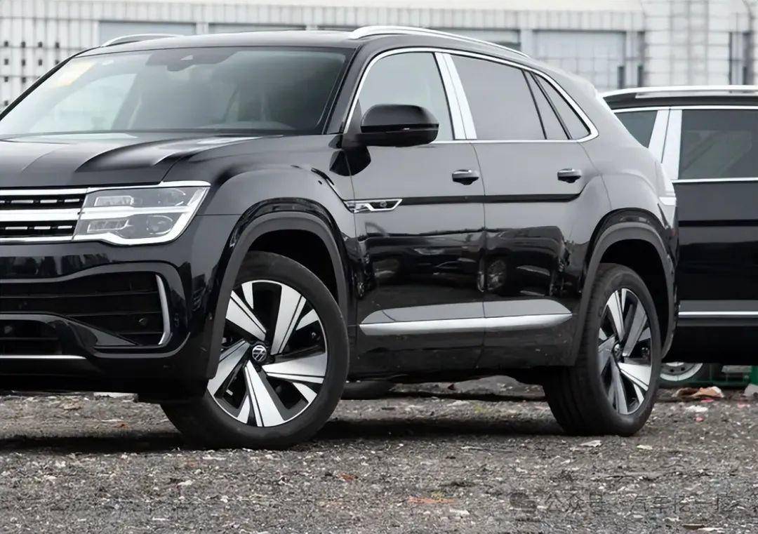 大厂全新SUV，2.5T发动机爆出299马力，碾压宝马，只卖20.74万
