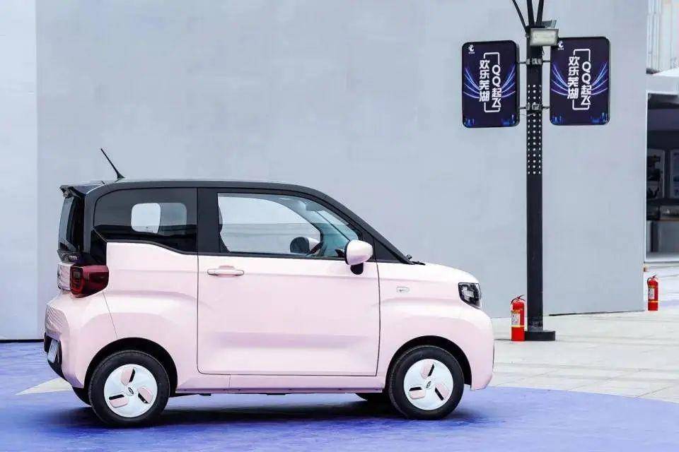 仅售2万出头，奇瑞小QQ神车“惊喜”降价，五菱宏光MINI该“退位”了