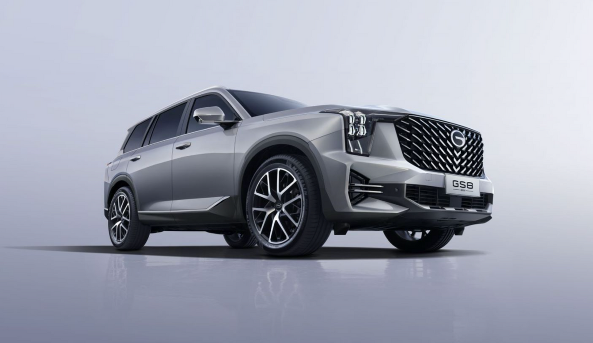 标配2.0T+爱信8AT！传祺GS8五座版卖15.98万，简直杀疯了！