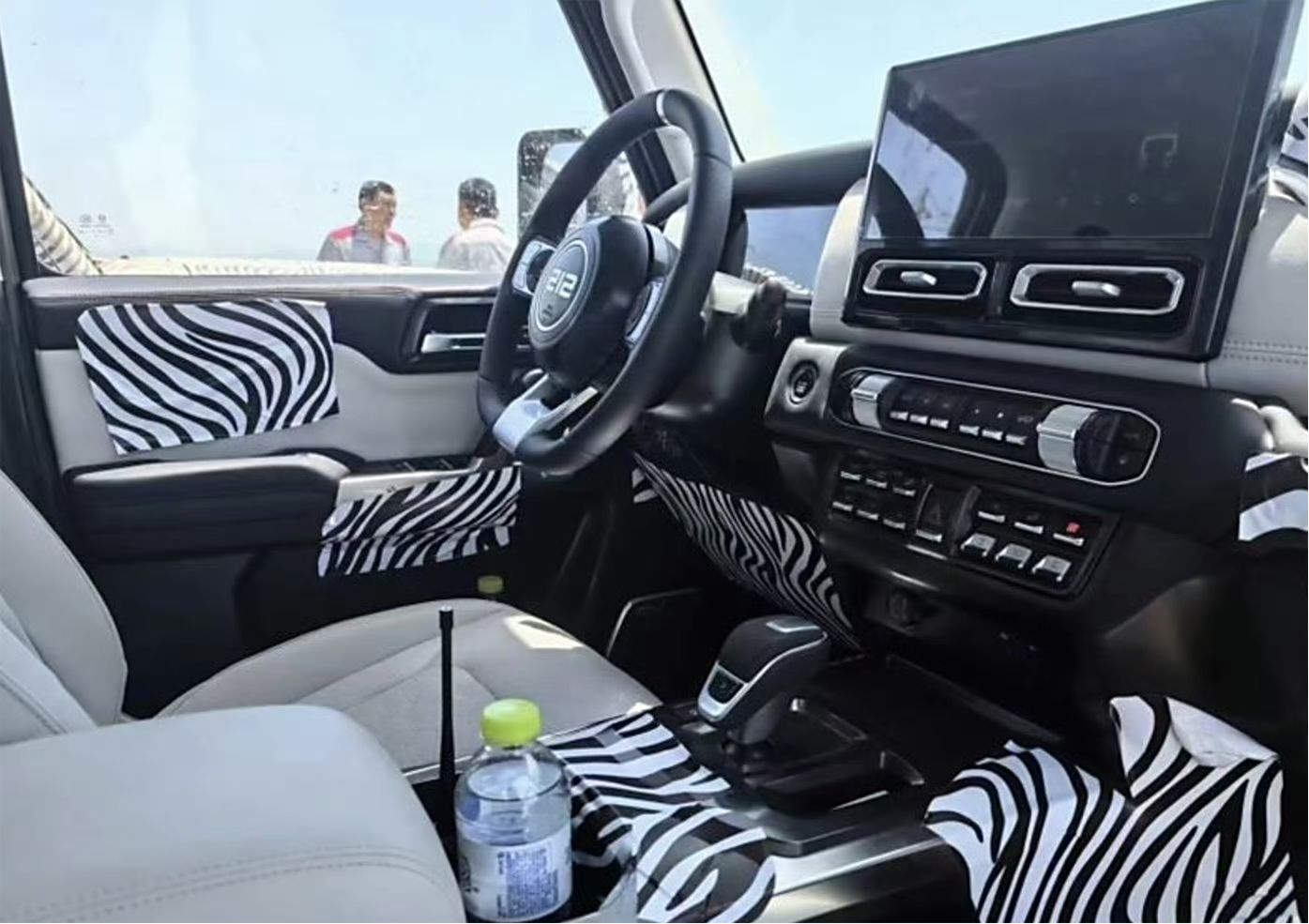 全新北汽制造BJ212内饰细节图片曝光：越野配置方案基本确认