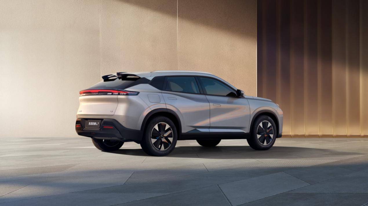 国产混动杀疯了 这款实测综合续航2000km+混动SUV，直接杀入12万区间