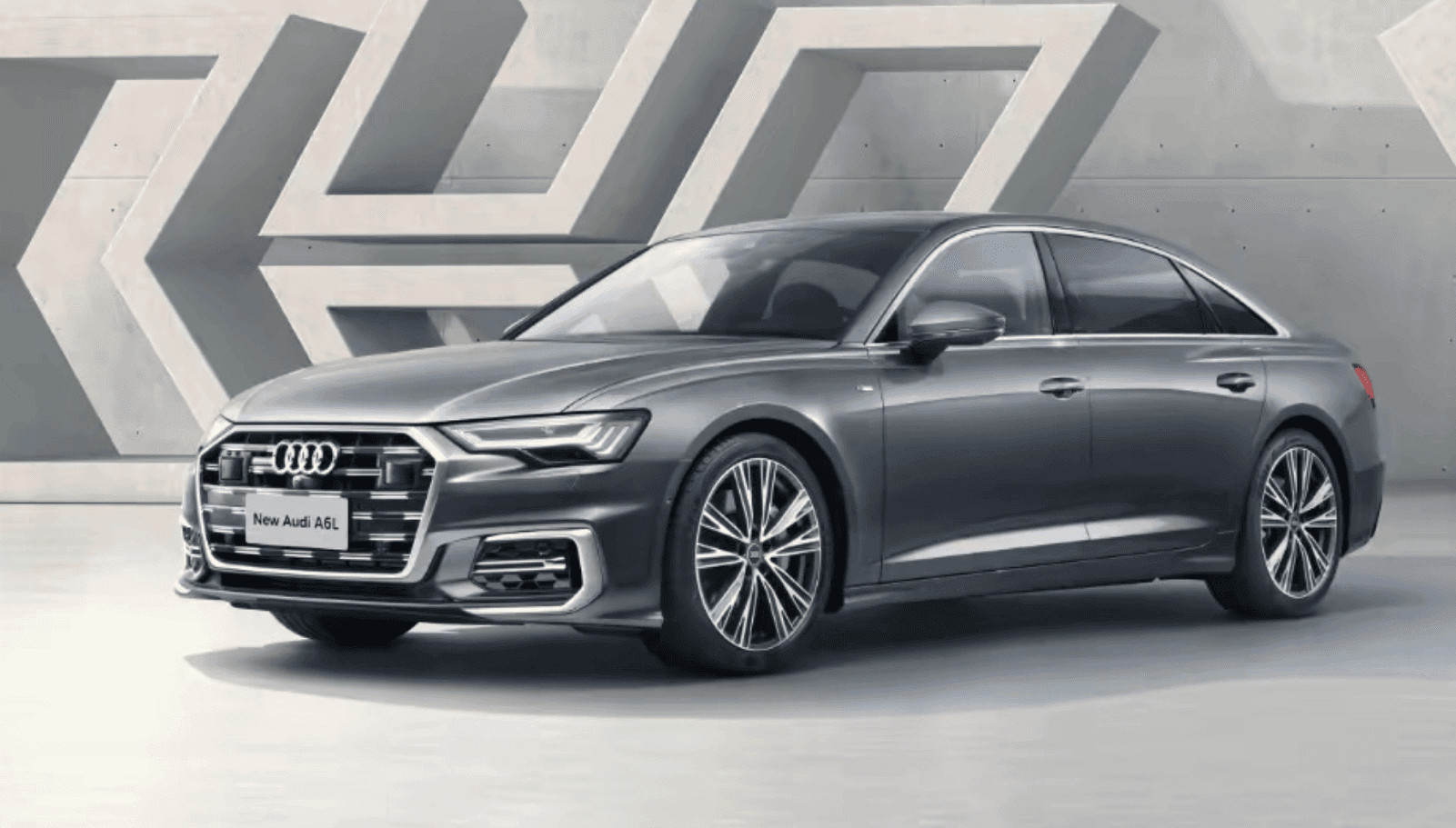 奥迪A6L新车仅7个月就自燃了，此前多次出现发动机故障提示