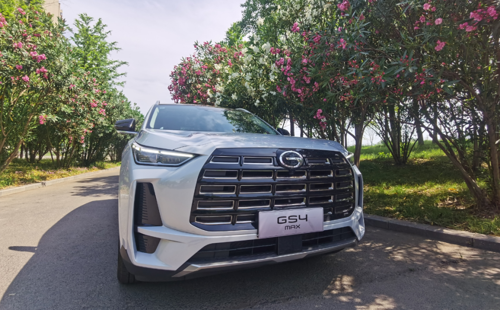 家用SUV该有的它都有 广汽传祺GS4 MAX试驾