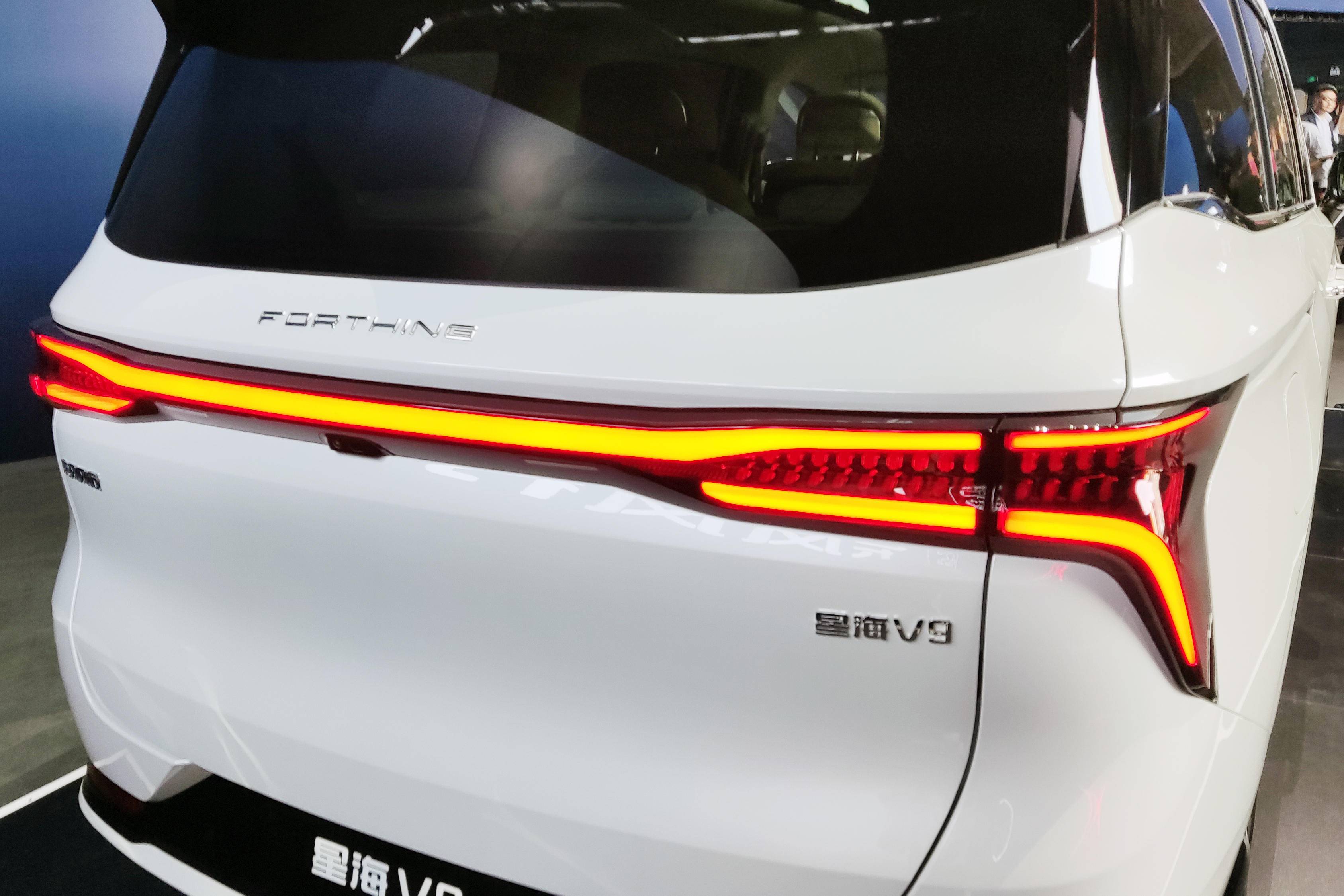 自主MPV“9系天团”再添丁 东风风行星海V9 19.99万元起售