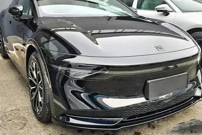 极氪CX1E曝光：20万级纯电SUV新宠，小米SUV的强劲对手？