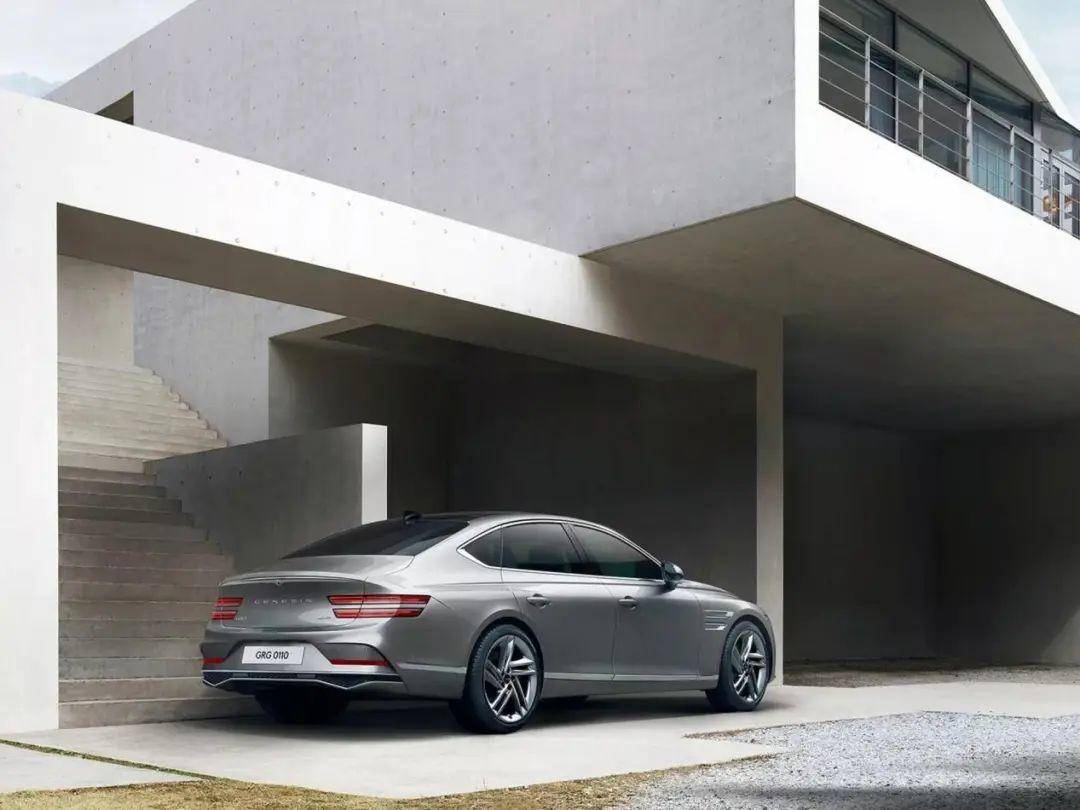 比56E还豪华！这韩系车3米轴距5米车长 关键不到30万！