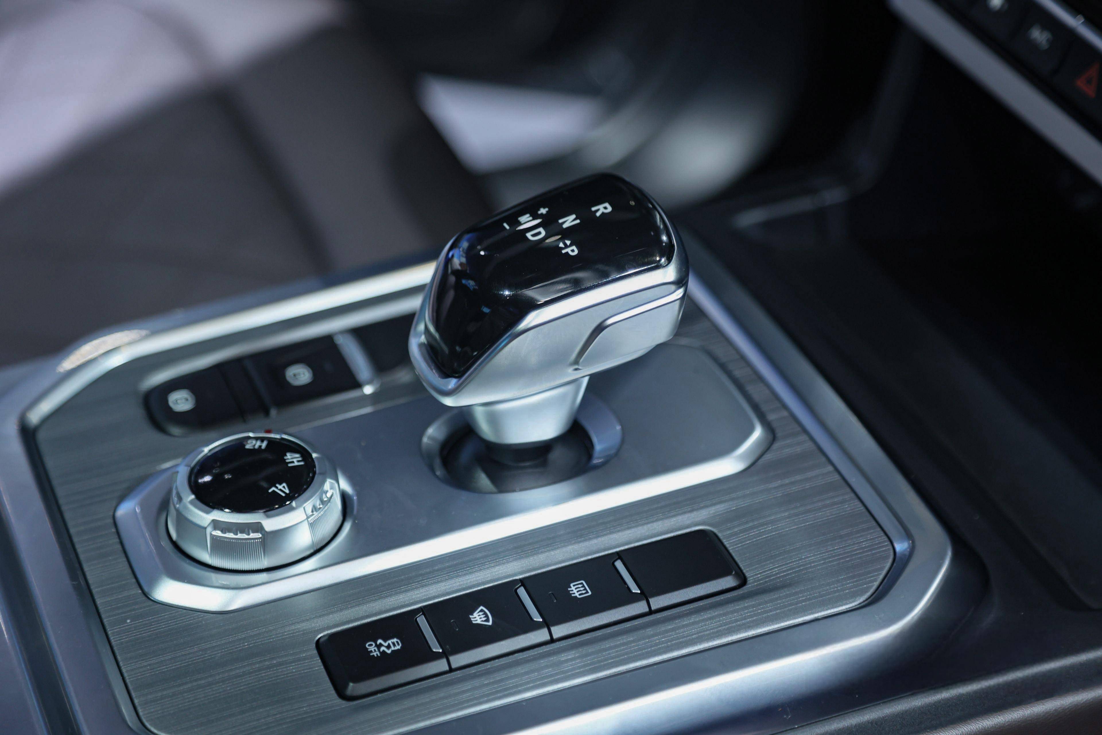 高端硬派皮卡推荐，2.0T+采埃孚8AT，“越野小白”也能轻松驾驭！