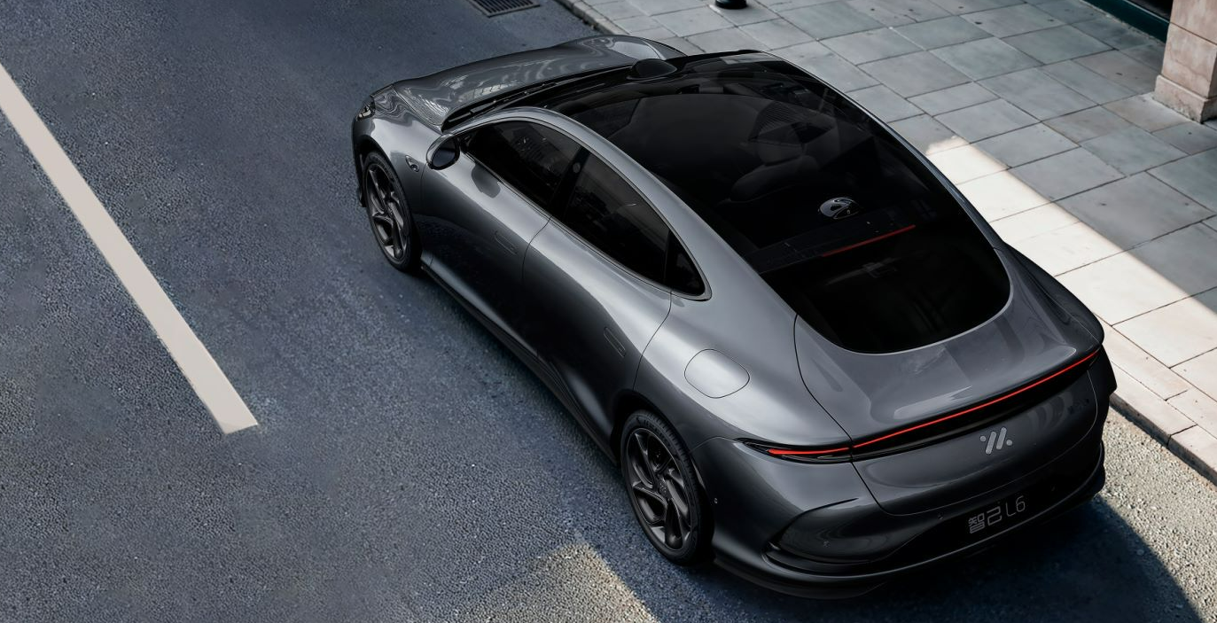 深度试驾智己L6，2.74秒百公里加速+800V高压充电平台