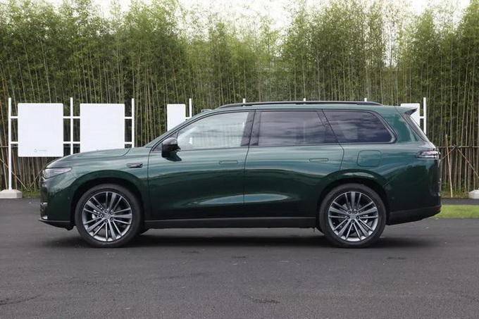 零跑C16：理想L8的实惠替代品，6月28日震撼上市，顶配不超20万！