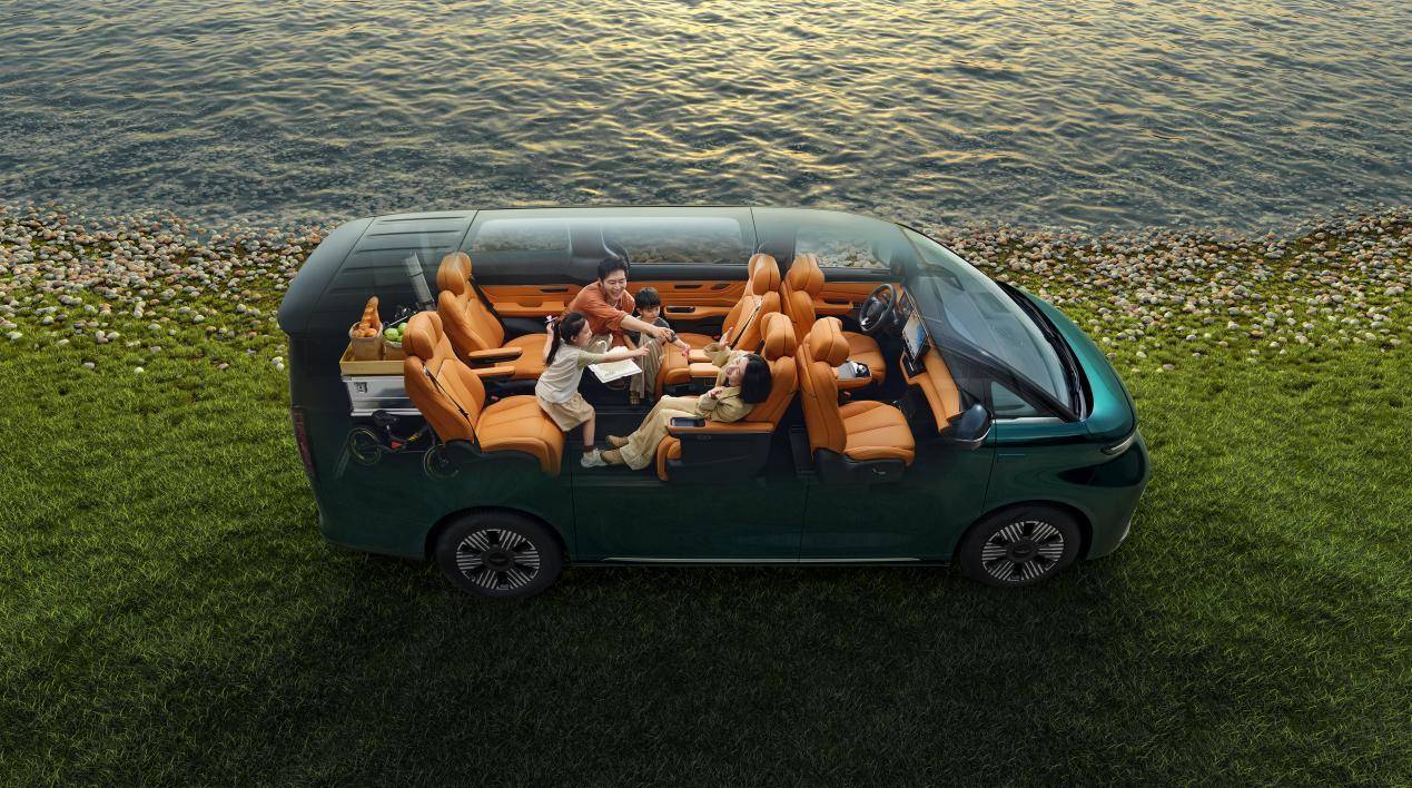 宜商宜家，四排八座，LEVC翼真L380上市