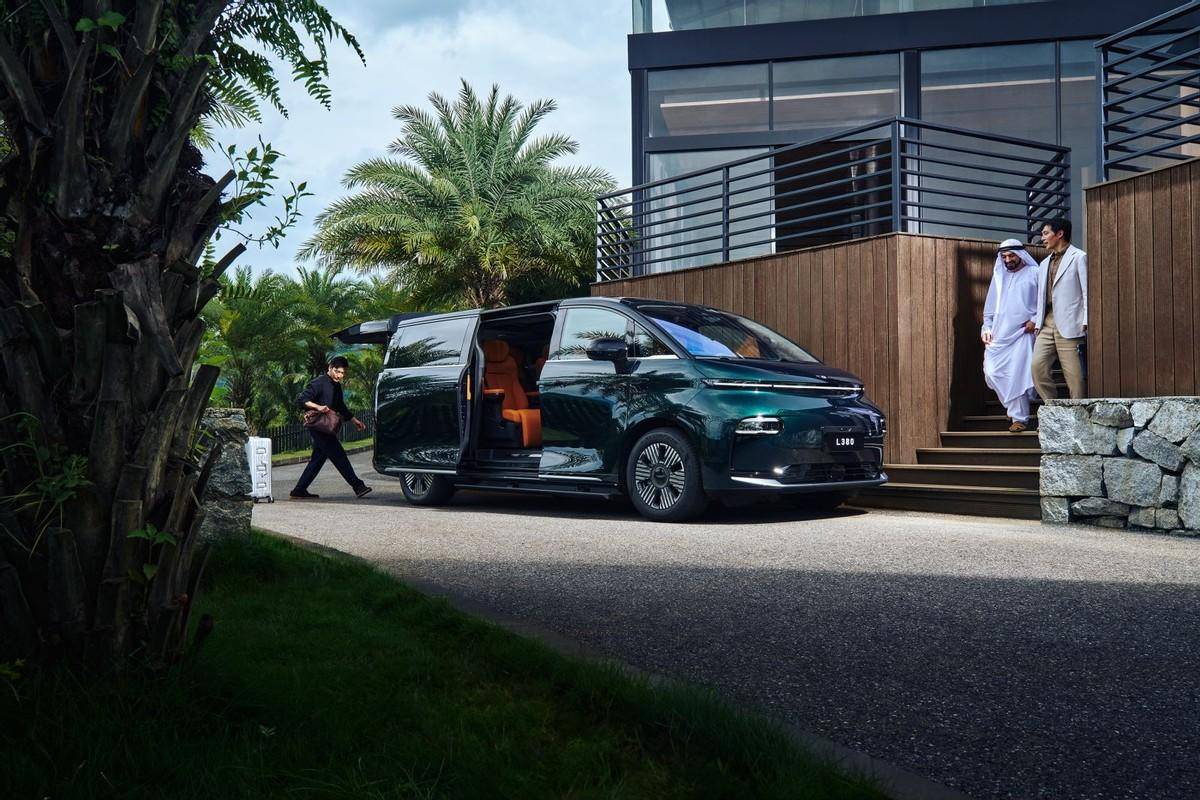 出手便是巅峰级，高端纯电MPV LEVC翼真L380上市