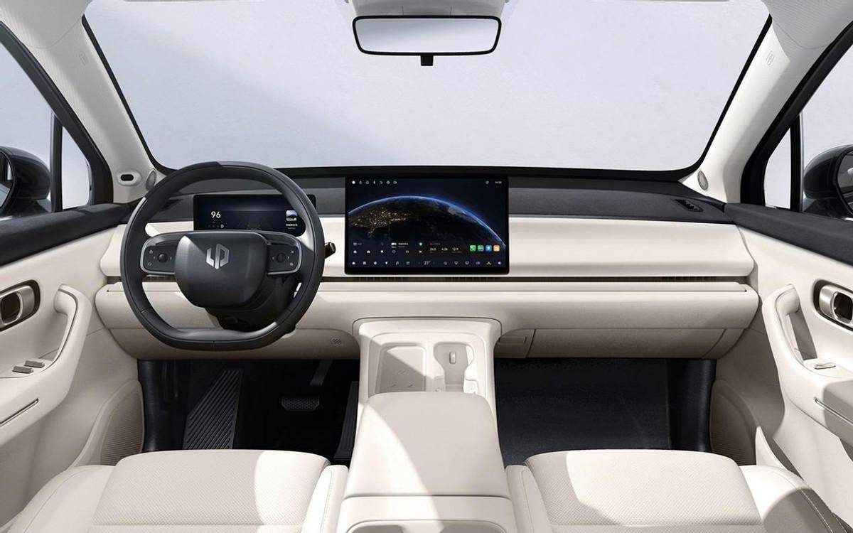 售价15.58-18.58万元，零跑C16正式上市，真能“平替”理想L8？