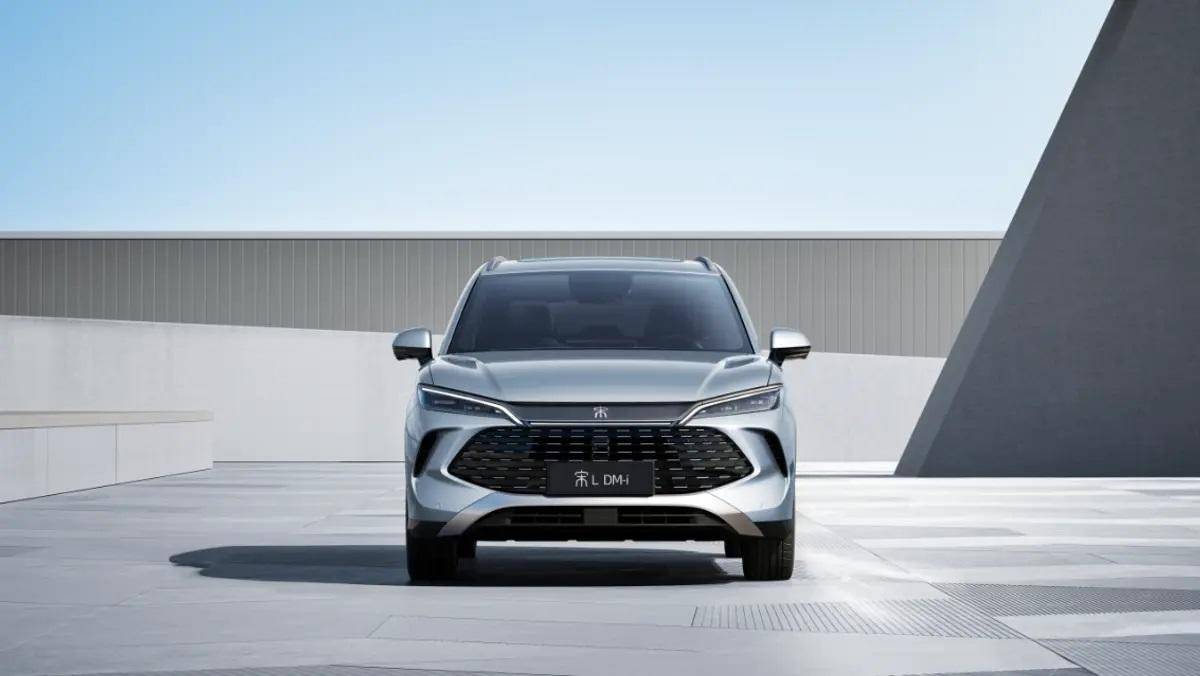 比亚迪“王炸”SUV，搭DM5.0混动+四连杆独悬，长近4.8米，纯电起步112km