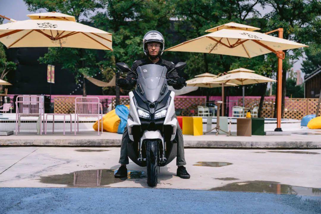 如果同价同质，你选125还是150？赛科龙RT150将是这个价位的新一选择。