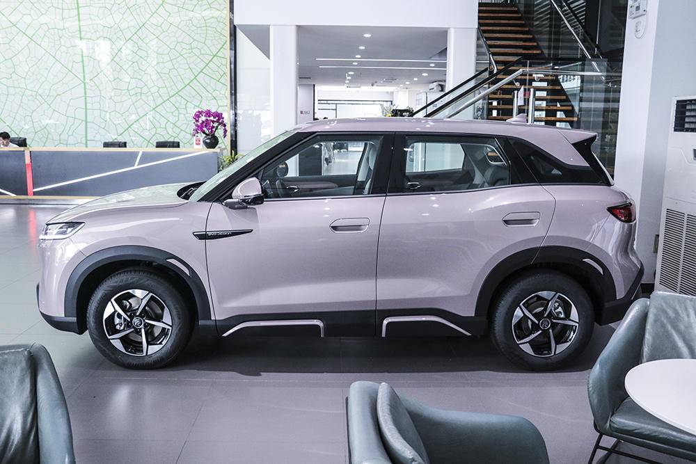 9万级纯电SUV，401km+空间魔术师！探店比亚迪元UP活力版