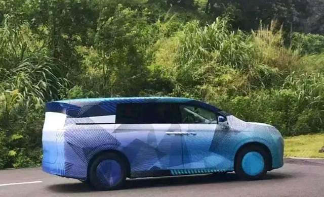 比亚迪全新MPV谍照曝光：外观霸气，内饰精致，或采用DM5.0插混动力系统