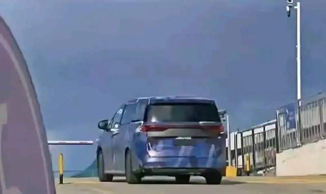 比亚迪全新MPV谍照曝光：外观霸气，内饰精致，或采用DM5.0插混动力系统