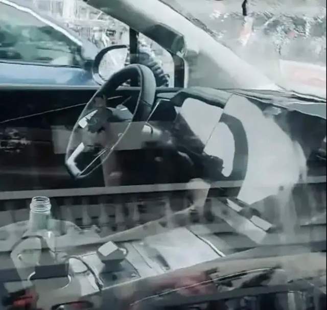 比亚迪全新MPV谍照曝光：外观霸气，内饰精致，或采用DM5.0插混动力系统