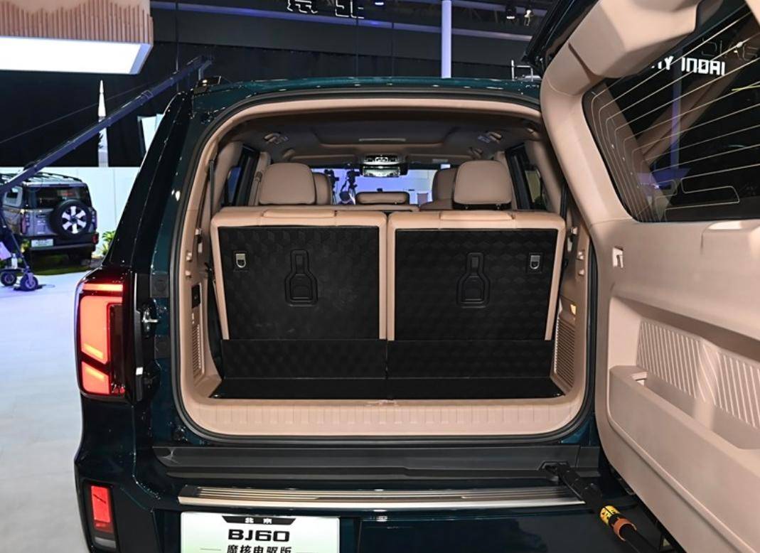 25.98万起售/综合续航1200km 北京BJ60雷霆正式上市