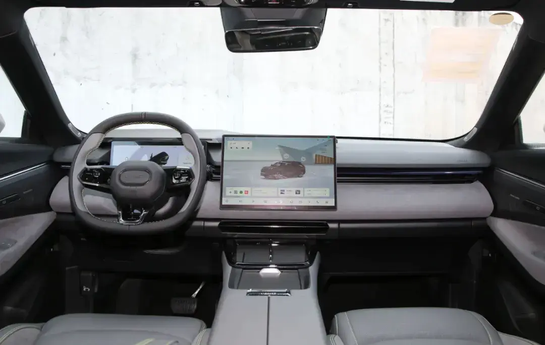 领克08EM-P全面升级，和唐DM-i相比，更能俘获年轻人