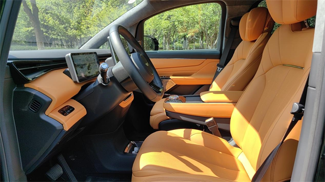 LEVC翼真上海体验中心L380盛大开业：豪华出行新选择，续航超800km！