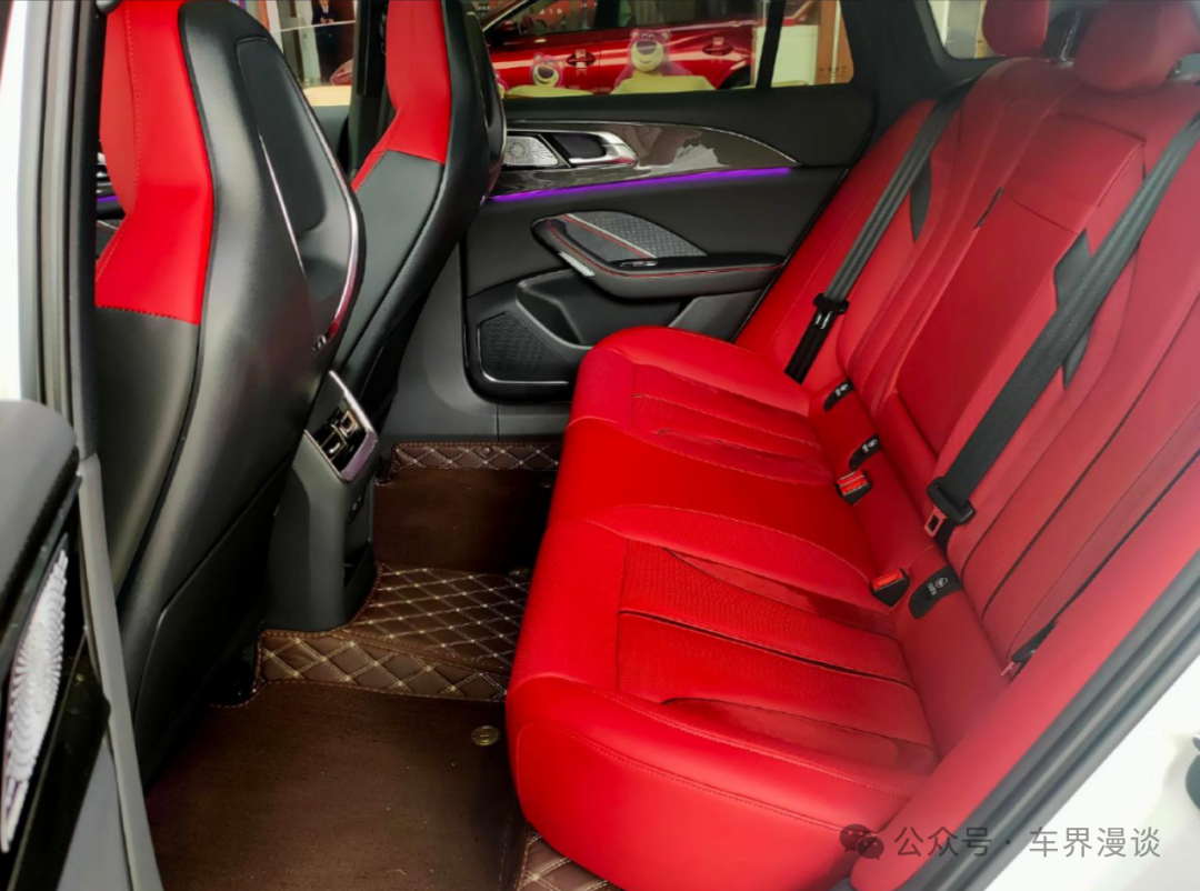 起步爱信8AT， 252马力，这才2.0T不输合资车，降到15.38万却没人懂