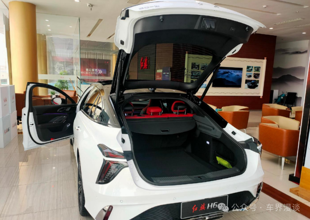 起步爱信8AT， 252马力，这才2.0T不输合资车，降到15.38万却没人懂