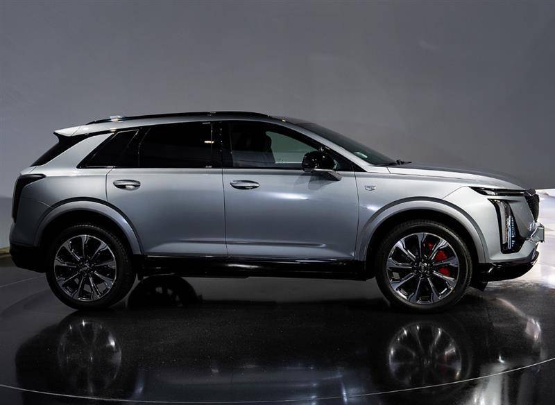 2024成都车展丨新一代凯迪拉克XT5对擂新宝马X3L