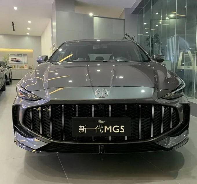 名爵MG5中改款亮相：新前脸、新动力，能否再战轿跑市场？