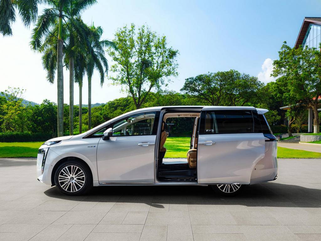 比MPV更智能 比SUV更舒适 比轿车更能装 广汽传祺E8+上市