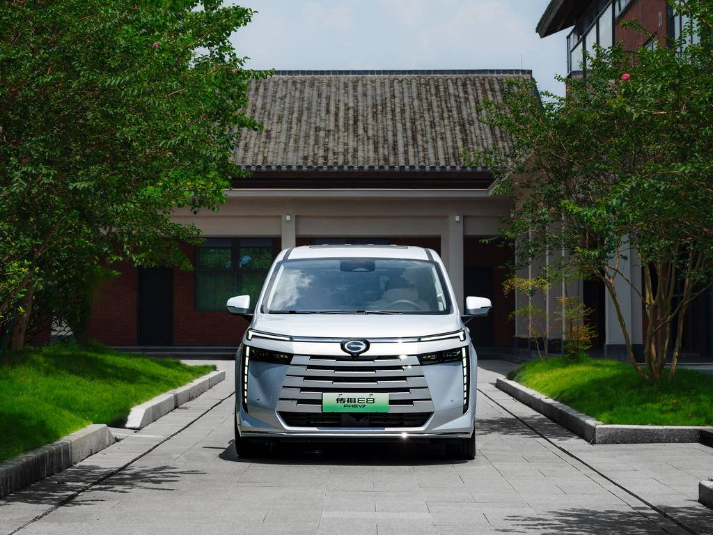 比MPV更智能 比SUV更舒适 比轿车更能装 广汽传祺E8+上市