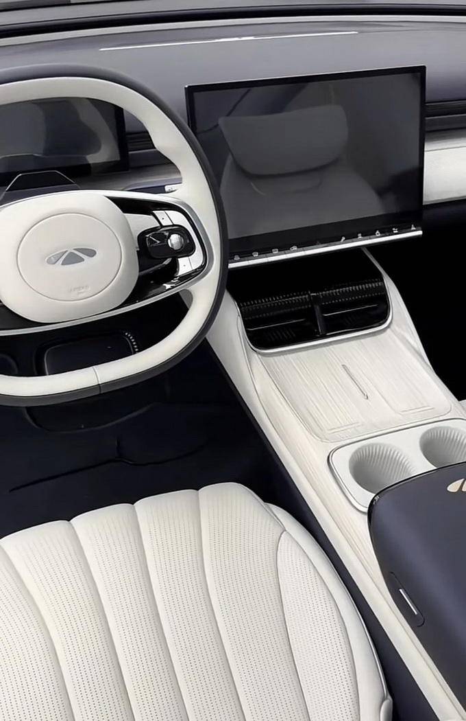 奇瑞风云E06实车到店，搭载激光雷达，续航超1600km