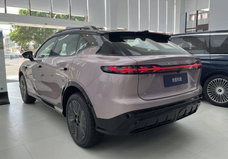 探店丨901km续航、800V平台、5C超充，岚图知音真“985”学霸！