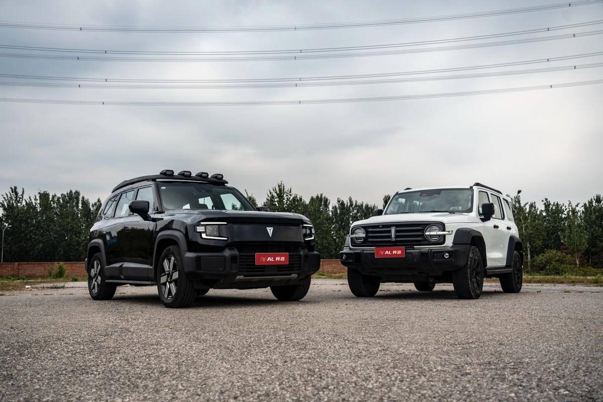 传统硬派遇上科技狠活，坦克300对比深蓝G318