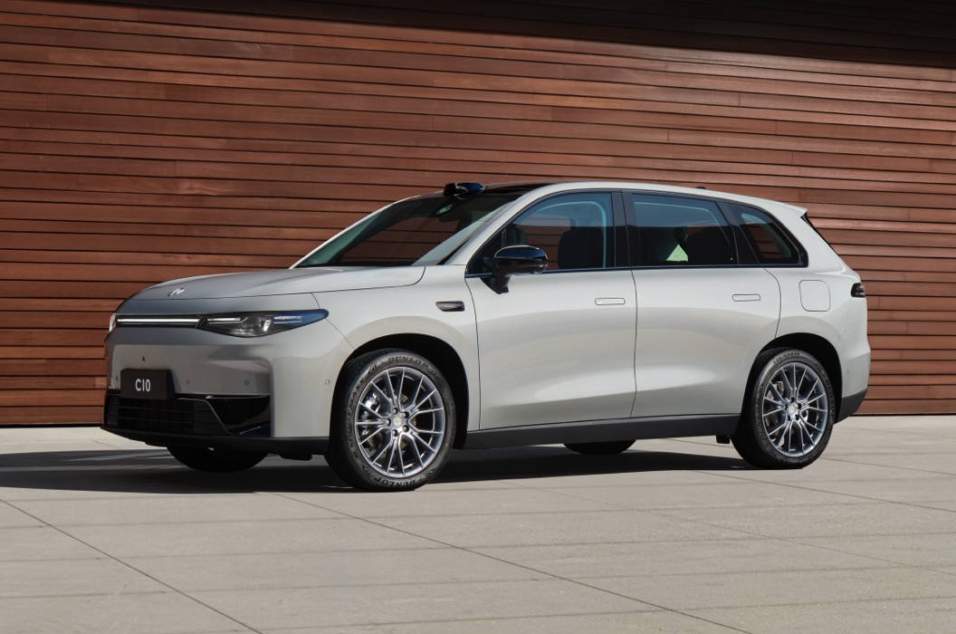 标配L2级智驾、纯电续航530km，这台爆款纯电SUV才10万出头