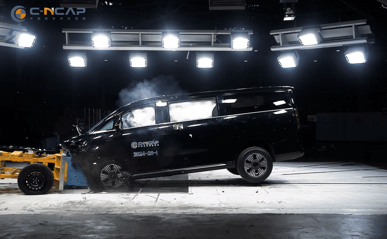 五星好评 冠军加冕 “陆地空客”L380获C-NCAP MPV车型最高分