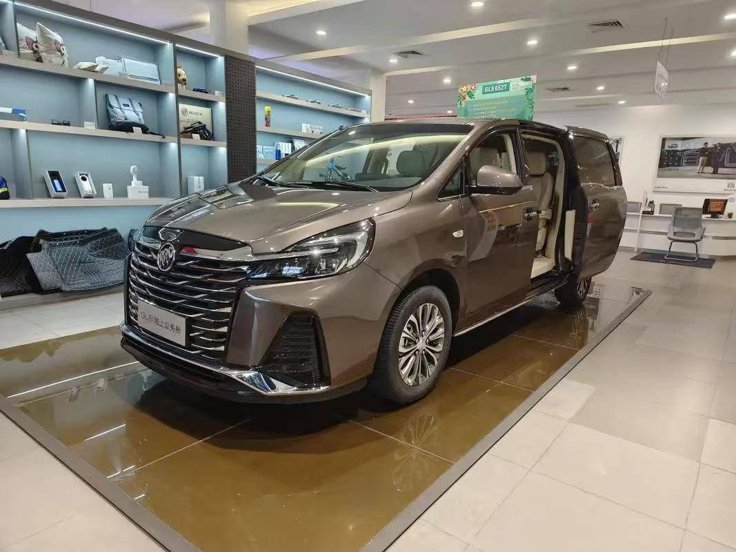 汽车真的崩盘了，别克GL8公务舱仅售19.79万元，是商务出行的不二之选