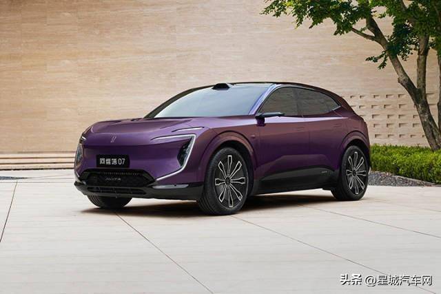 20万级智能SUV新选择！智己LS6对决阿维塔07，谁更值得入手？