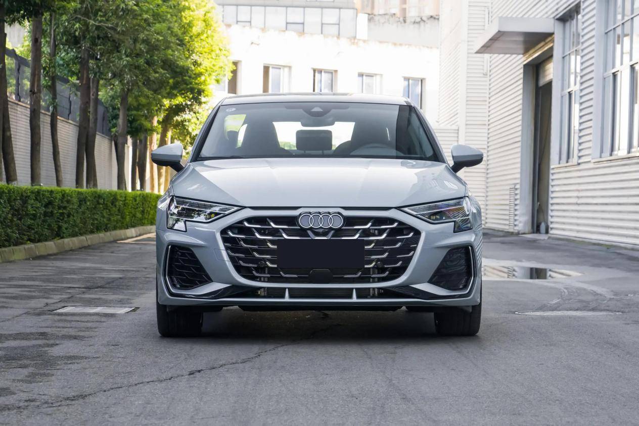 再次加长50毫米，2种外观，换1.5T动力，新款奥迪A3预售17.59万起