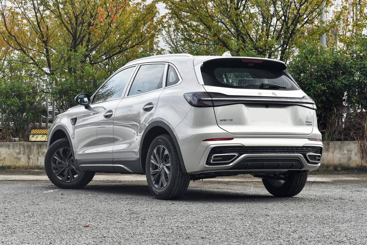 中型SUV六边形战士，轴距近2.9米，黑化外观，搭2.0T+8AT，配置拉满