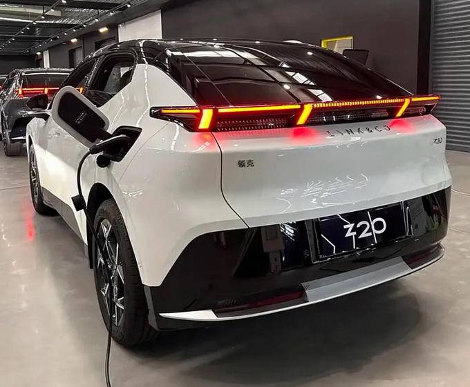 领克Z20实车图曝光，4.5C快充加持，预计15万内起售