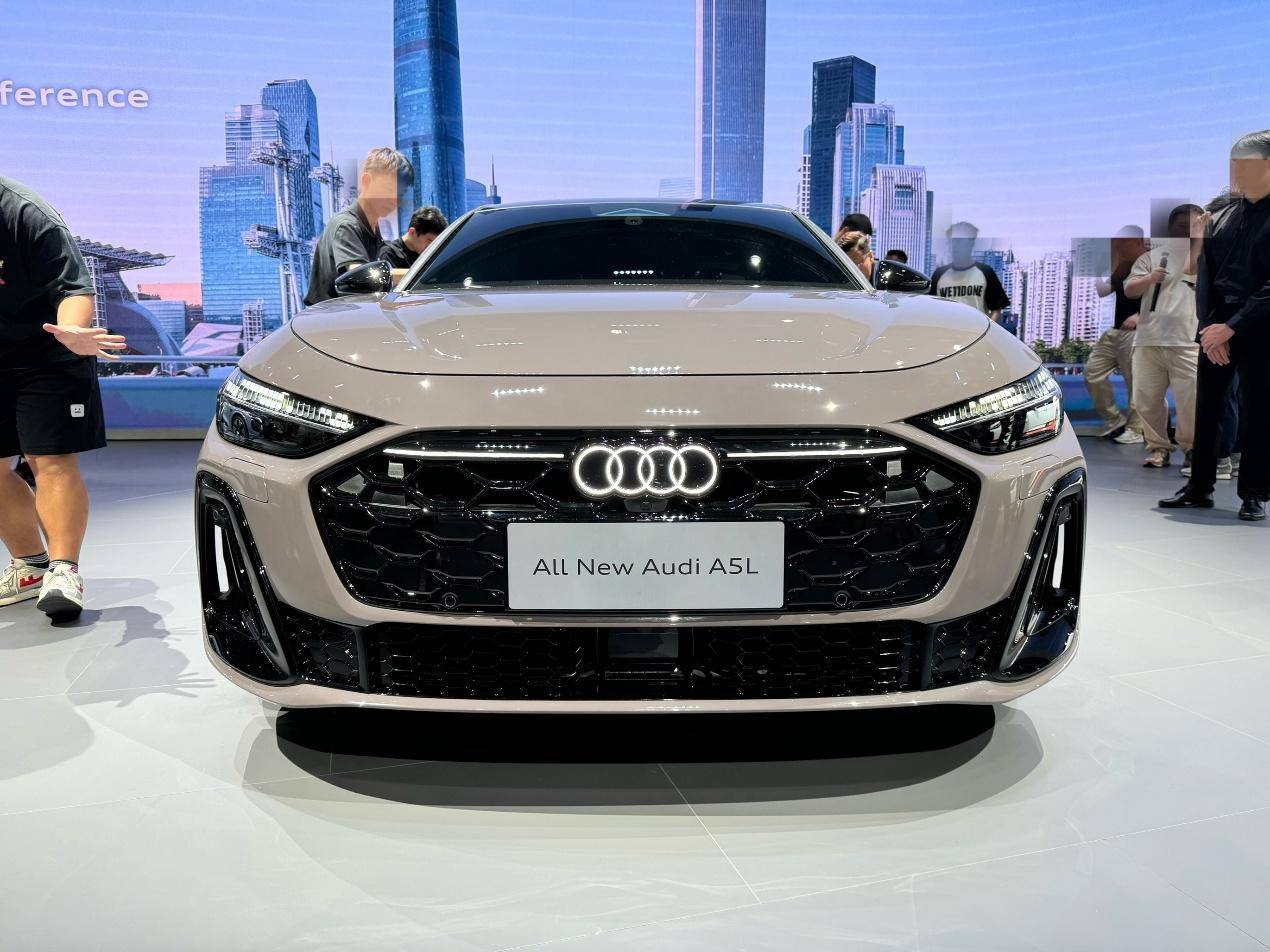 全新奥迪A5L全球首发，PPC平台轴距再加长，新款EA888动力能行不？