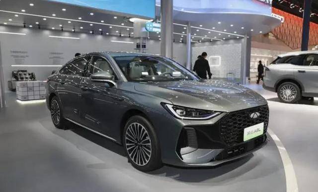 准备好银子 12月三款重磅轿车来袭 奇瑞风云A8L C-DM领衔