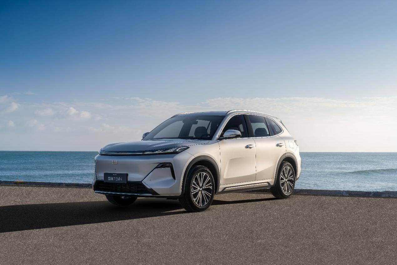 9.98万元起售，吉利银河星舰7惊艳上市！ “五个新标杆”重塑新一代A级电混SUV