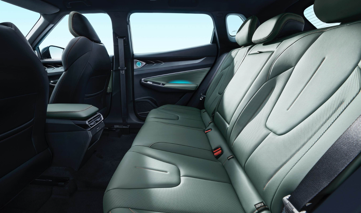 8万级SUV标配8155芯片+双大屏，还搭载L2级智驾，就问你香不香？