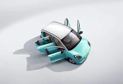 四门版A00纯电车就要来啦？五菱宏光MINI EV四门版首发亮相_选车网|公众的选车平台