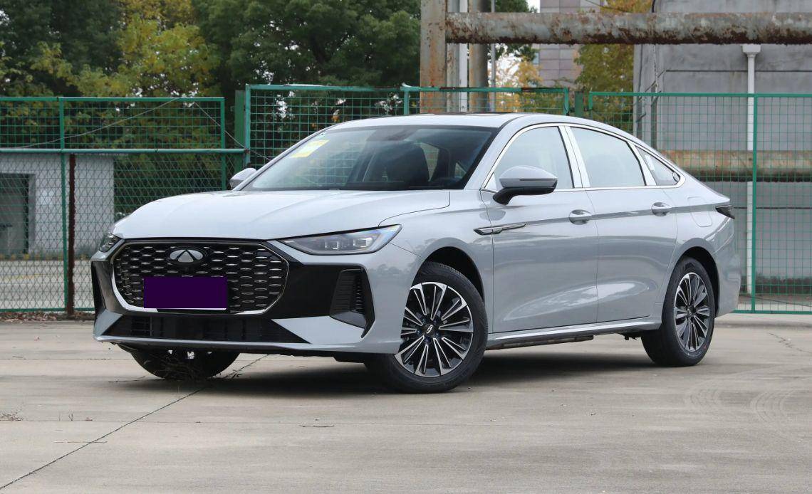 综合续航超2100km！奇瑞风云A8L上市，限时9.99万起，秦L不香了？_选车网|公众的选车平台