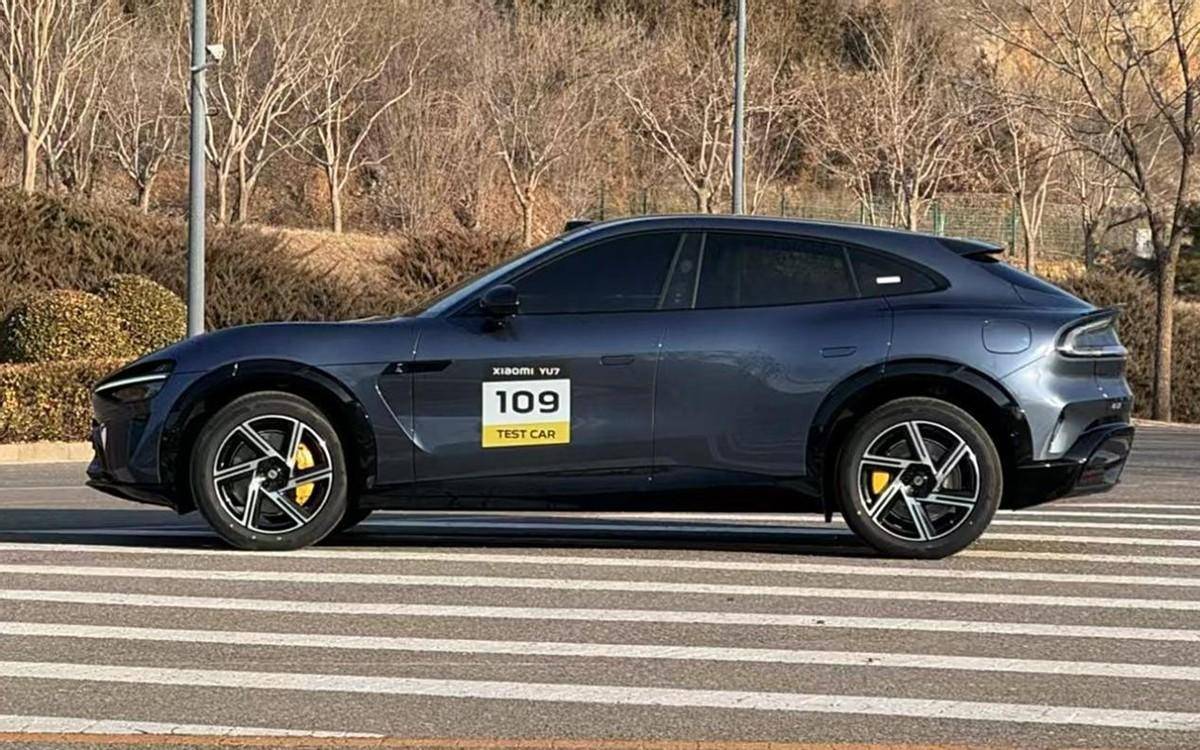 小米YU7实车曝光！质感不如SU7，卖30-40万真会有人买？_选车网|公众的选车平台