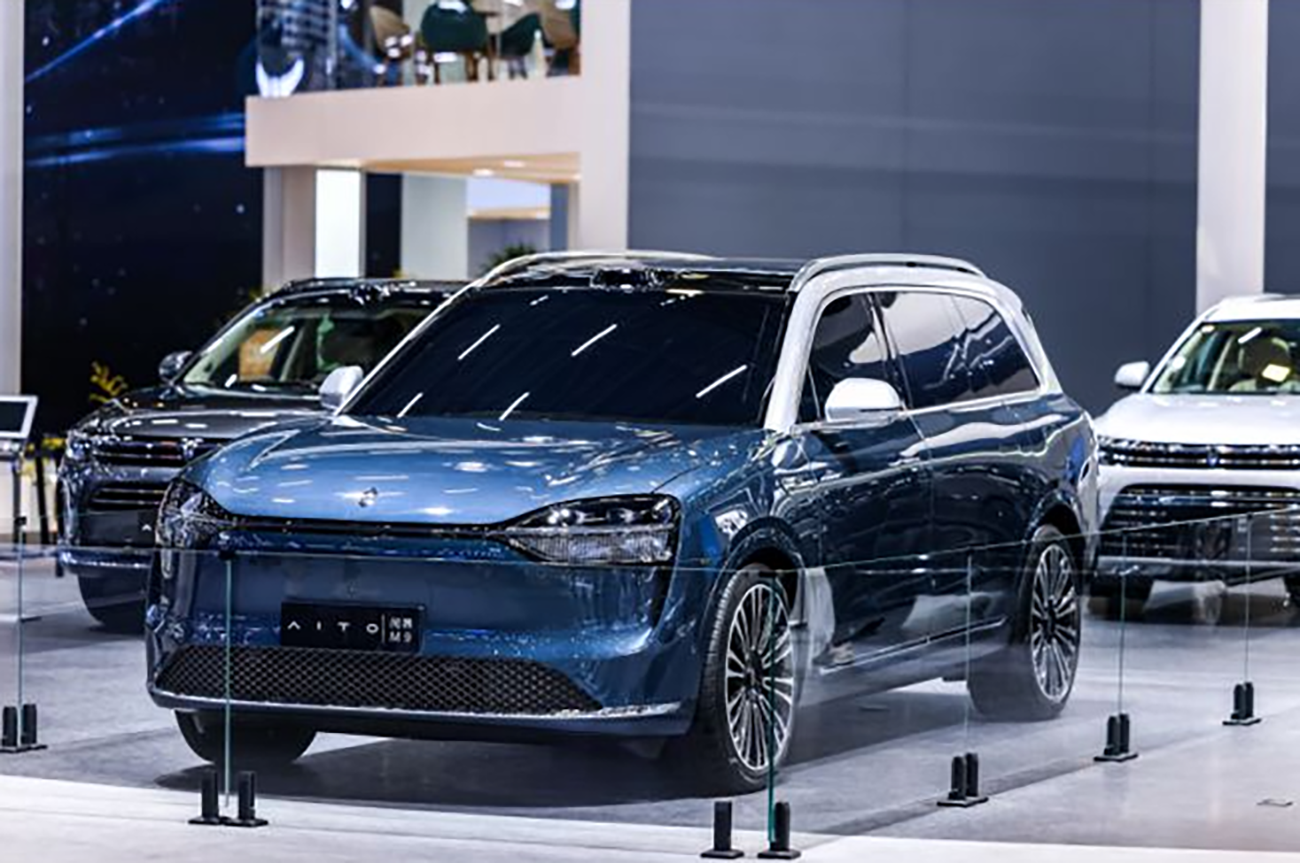 极氪旗舰SUV EX1H伪装车图片曝光，外观有些库里南的味道_选车网|公众的选车平台