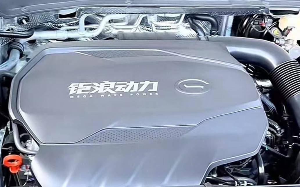 广汽传祺GS8五座四驱版实车曝光，指导价17.28万元，搭2.0T动力_选车网|公众的选车平台